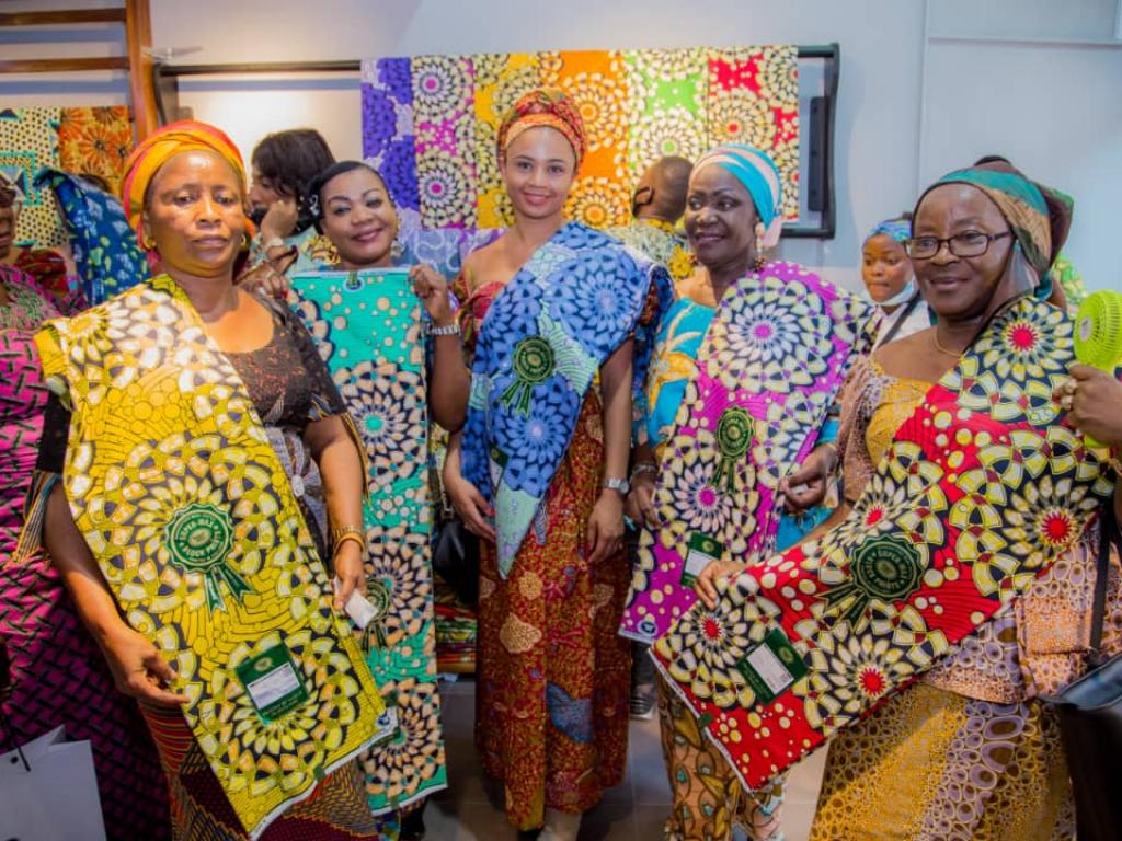 VLISCO RDC lance le pagne exclusif ''Union sacrée'' - MINGA MEDIA