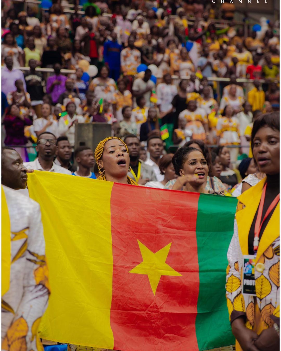 Photos du prophète Joël Francis Tatu avec sa femme Simiane Music au ...