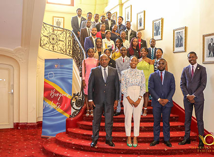En image : visite des boursiers Excellentia à l'Ambassade de la RDC en ...