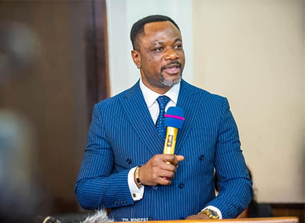 RDC-ESPT : Le ministre Tony Mwaba a ouvert la table ronde des écoles ...