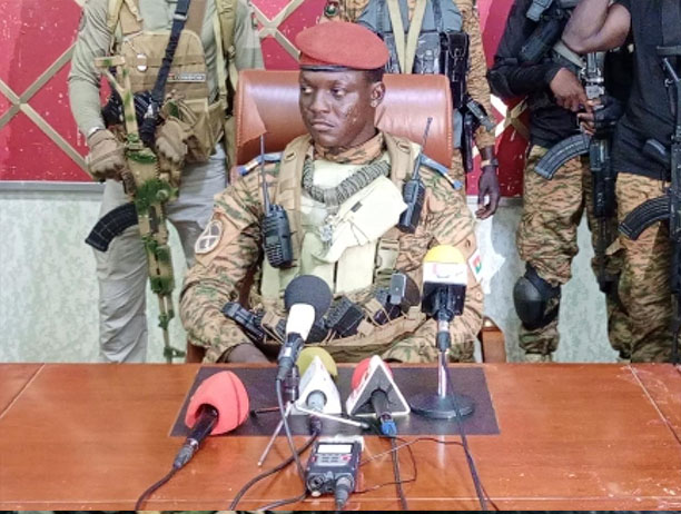Burkina Faso : après la réussite de son Coup d'Etat, Ibrahim Traoré est ...