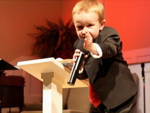 Documentaire : Kanon Tipton, le plus jeune prédicateur du monde âgé de ...