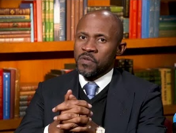 Vidéo : Interview de Patrick Muyaya sur la Voix de l'Amérique (en ...