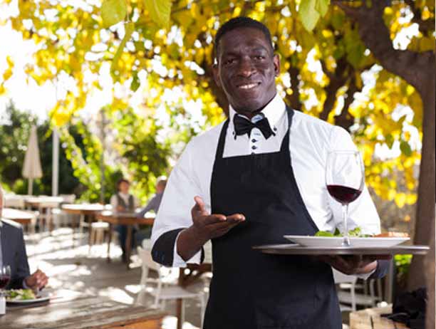 USA : Voici le salaire minimum que touche un serveur dans un restaurant ...