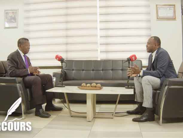 Vidéo-TOP CONGO : Lambert Mende Omalanga raconte son incroyable ...